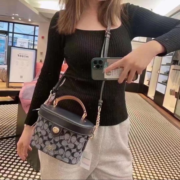 Coach | Bags | Coach Kay Crossbody In Signature Chambray | Poshmark